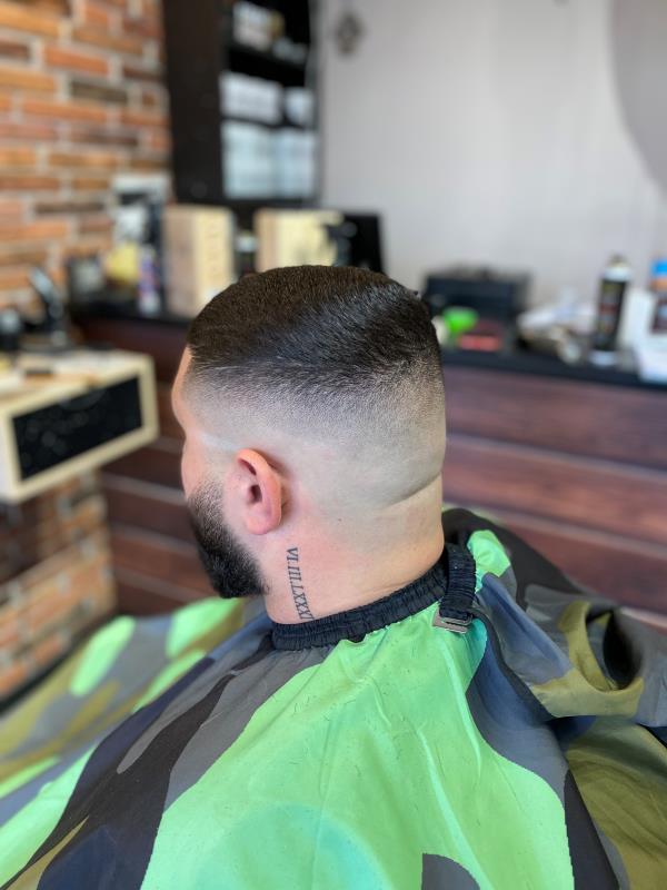 Calmark - אביעד עיצוב שיער