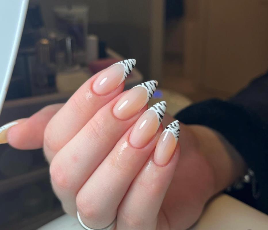 Calmark - may asis nails