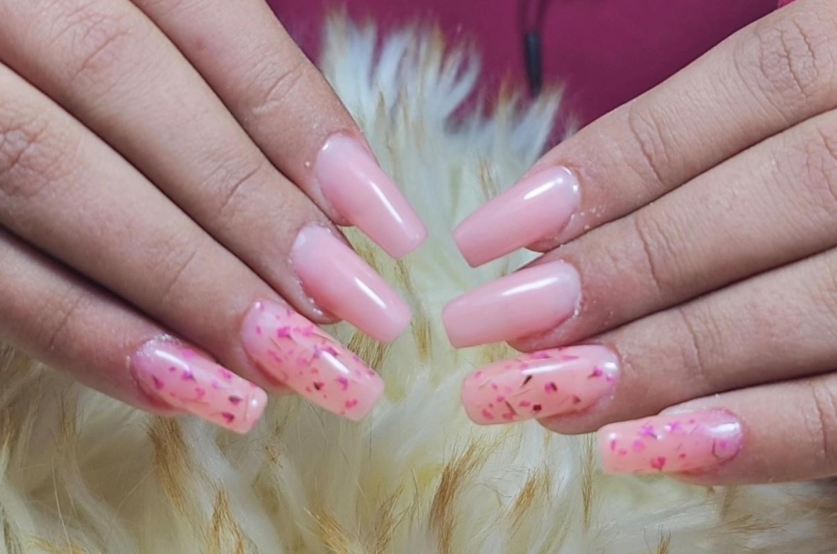 Calmark - hadeel_nails