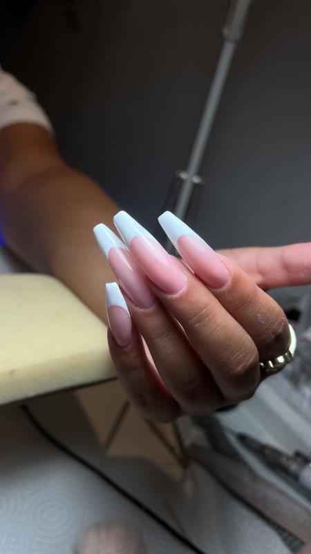 Calmark - mabel nails