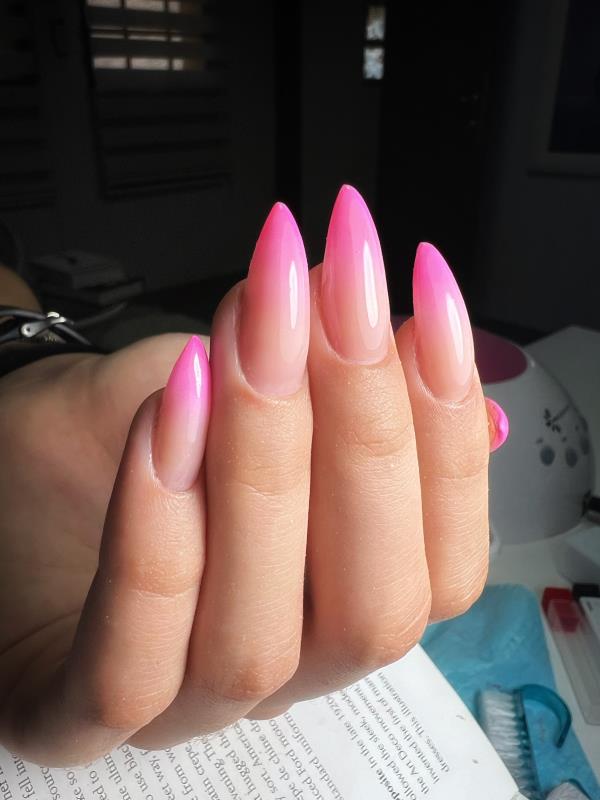 Calmark - hodael nails