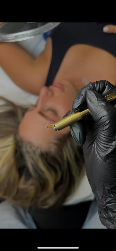 Calmark - Nicole Adi eyebrows